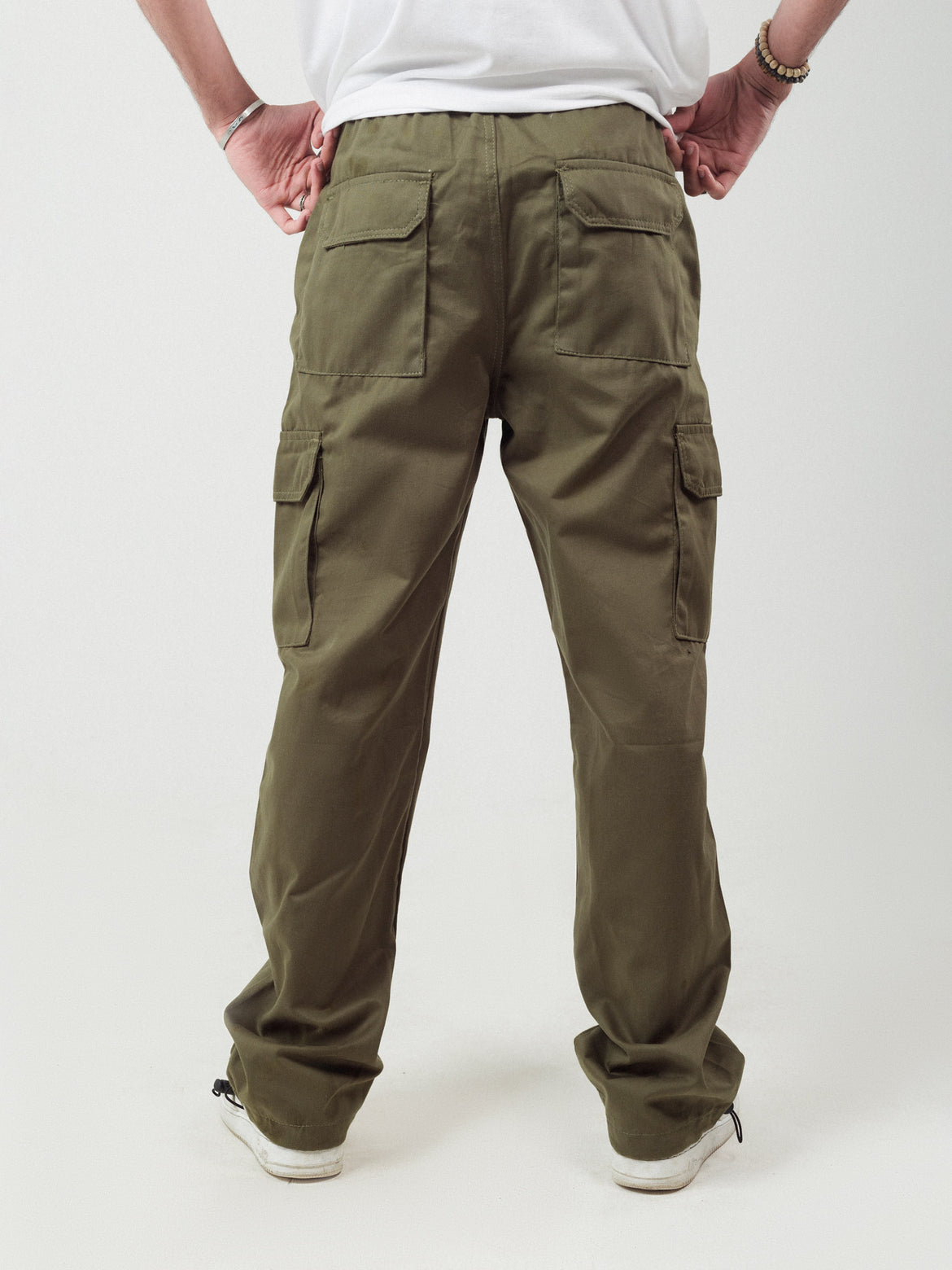 Shop Premium Cargo Pants for Men Online in Pakistan – ROBES